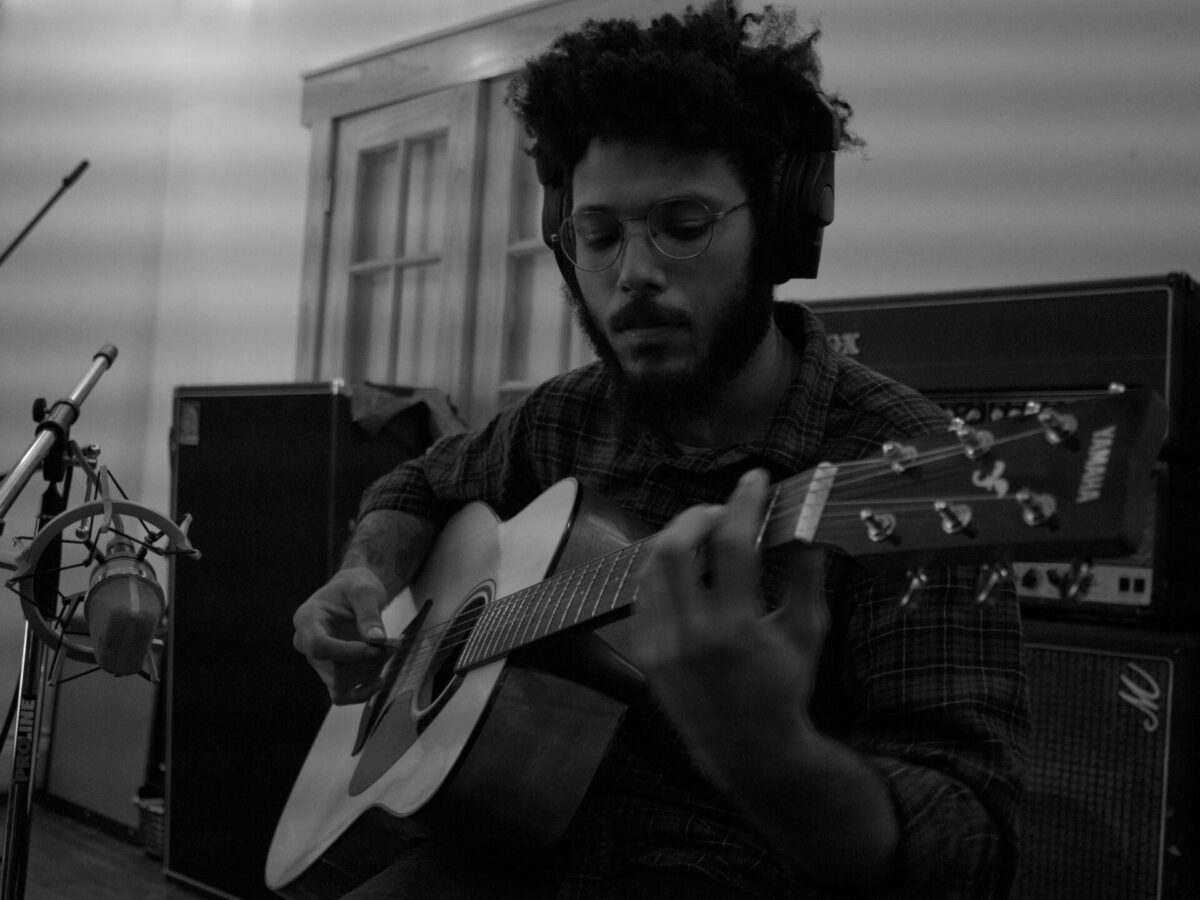 Philly singer-songwriter Dante Robinson offers haunting self-reflection ...