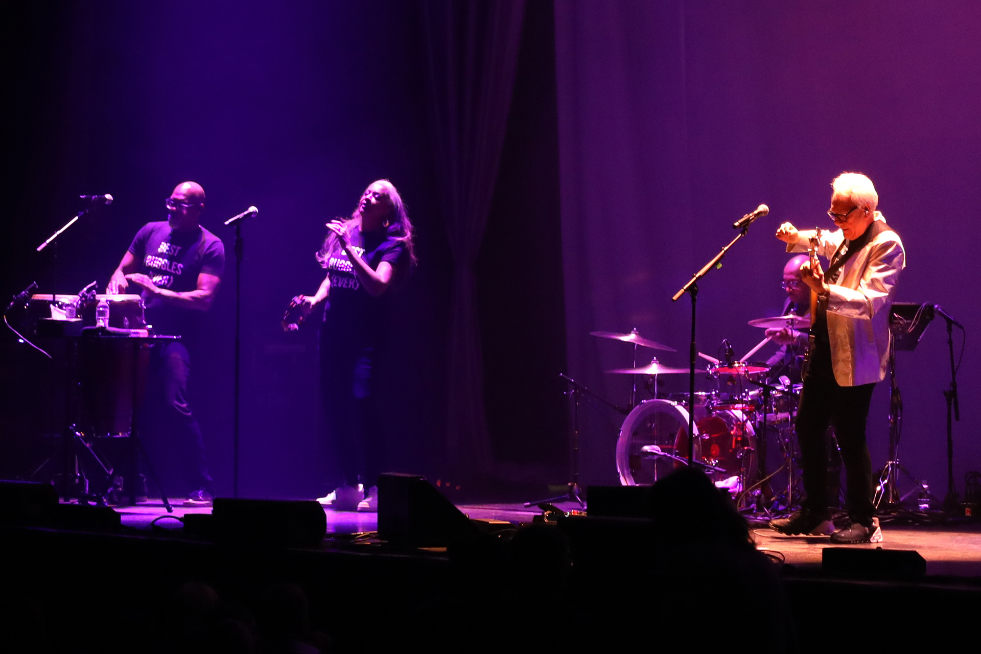Lean In With Love: Seal enthralls at The Met Philly - WXPN | Vinyl At Heart