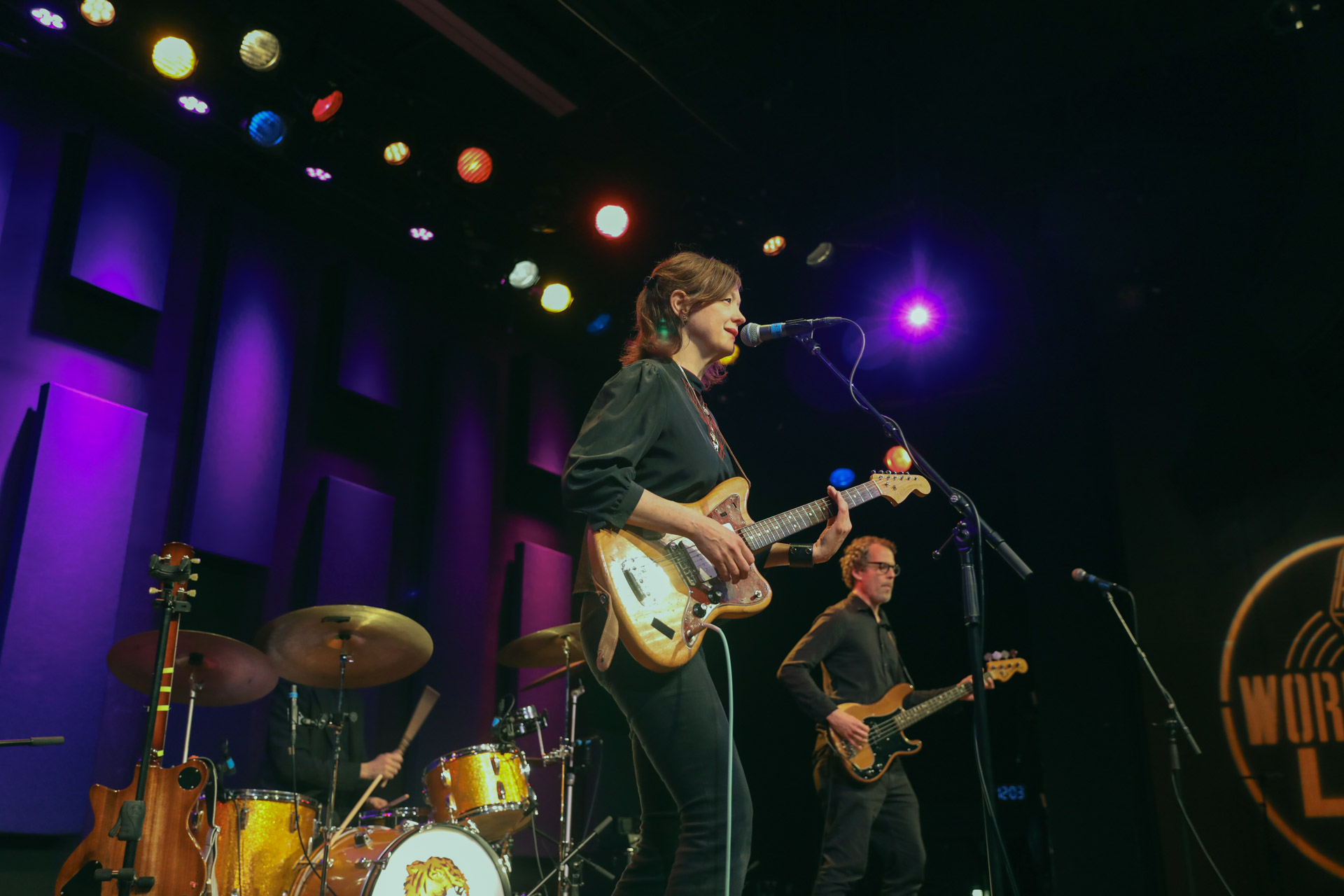 Mary Timony was elevating and electrifying at Free at Noon - WXPN ...