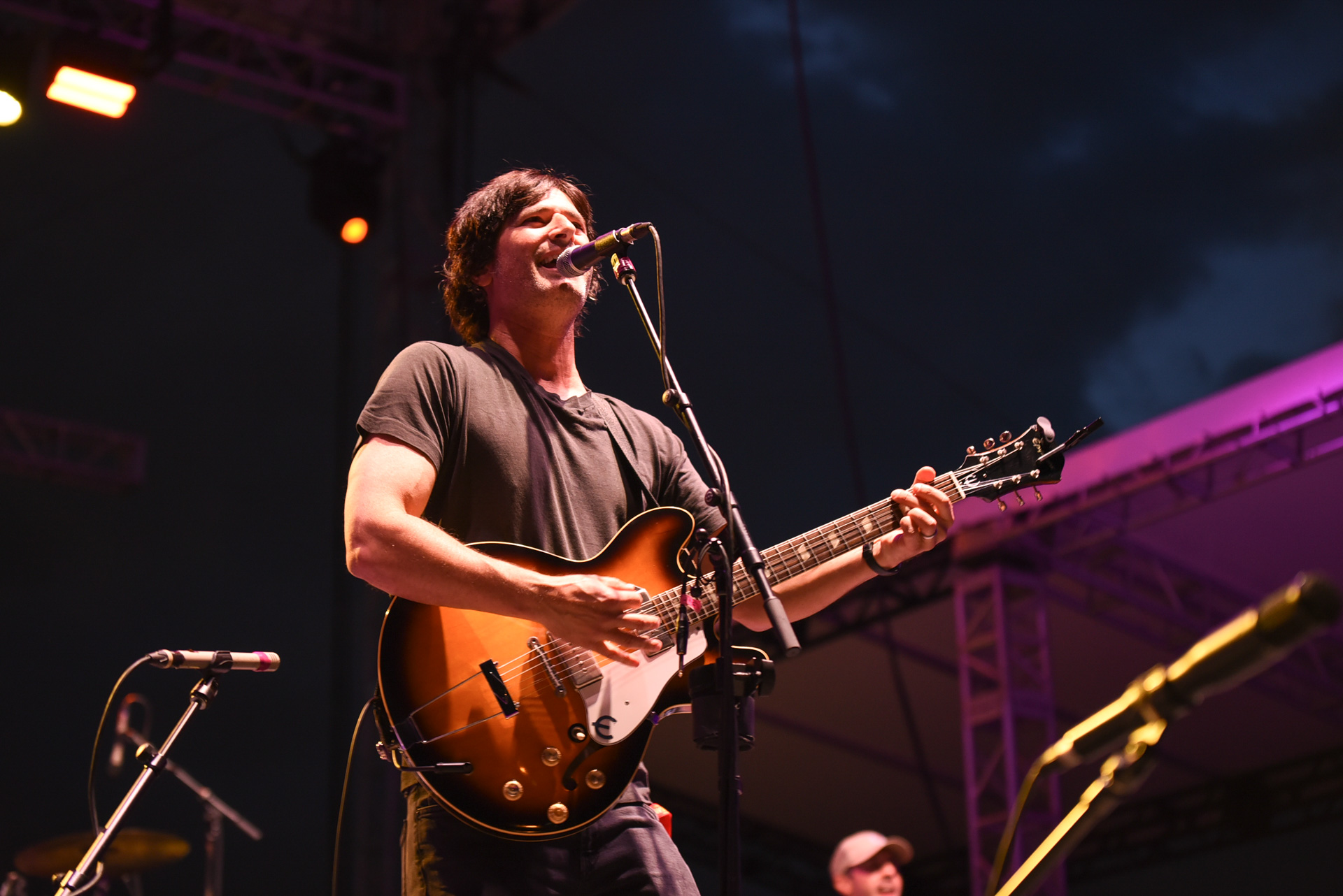 Tune into a mini-concert with Pete Yorn - WXPN | Vinyl At Heart