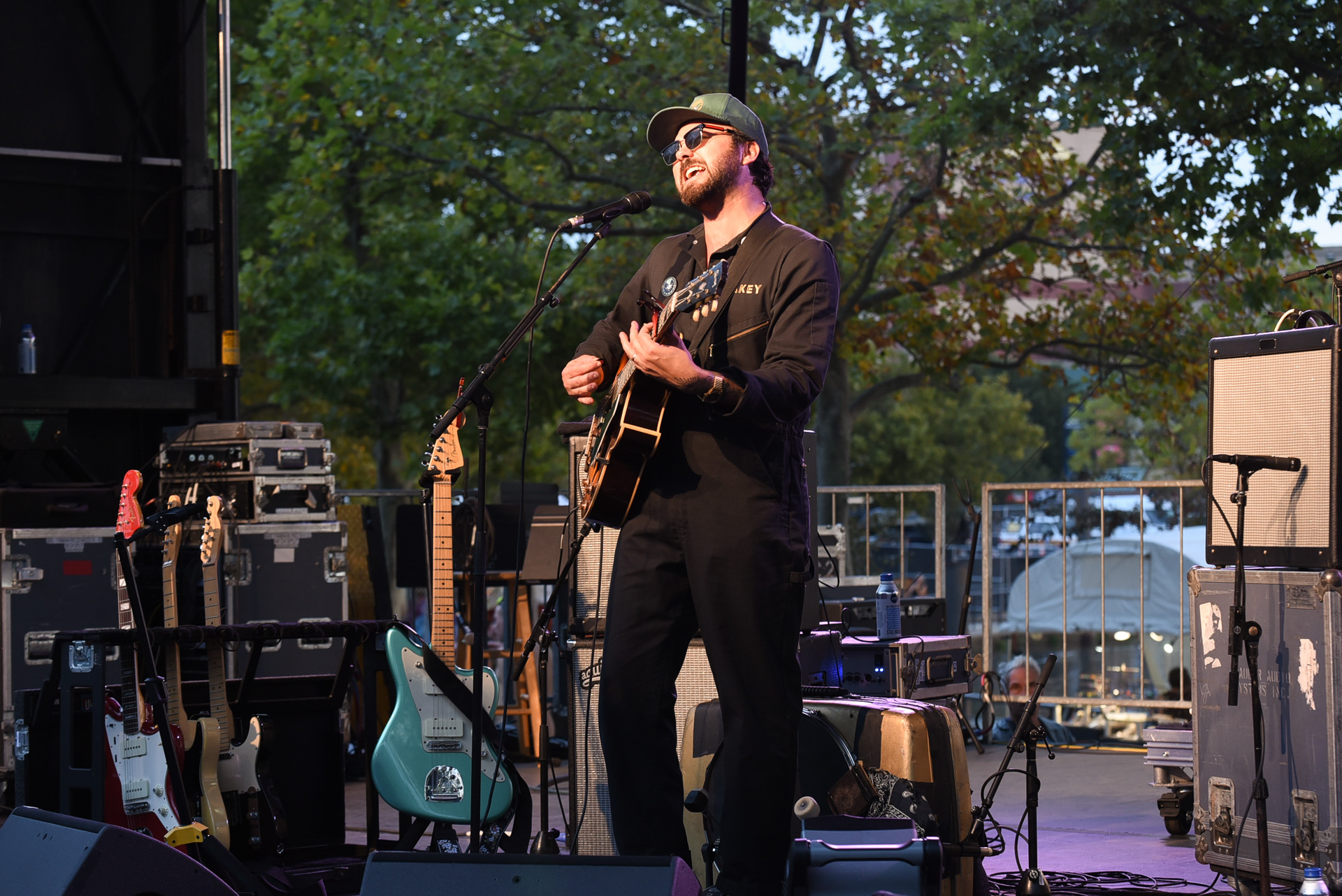 Shakey Graves goes solo for a revved-up XPNFest set - WXPN | Vinyl At Heart