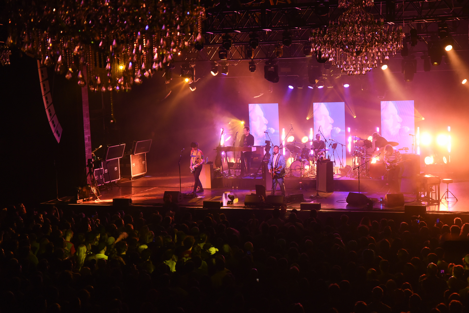 Modest Mouse's 'Good News' tour is chaotically entertaining at The ...