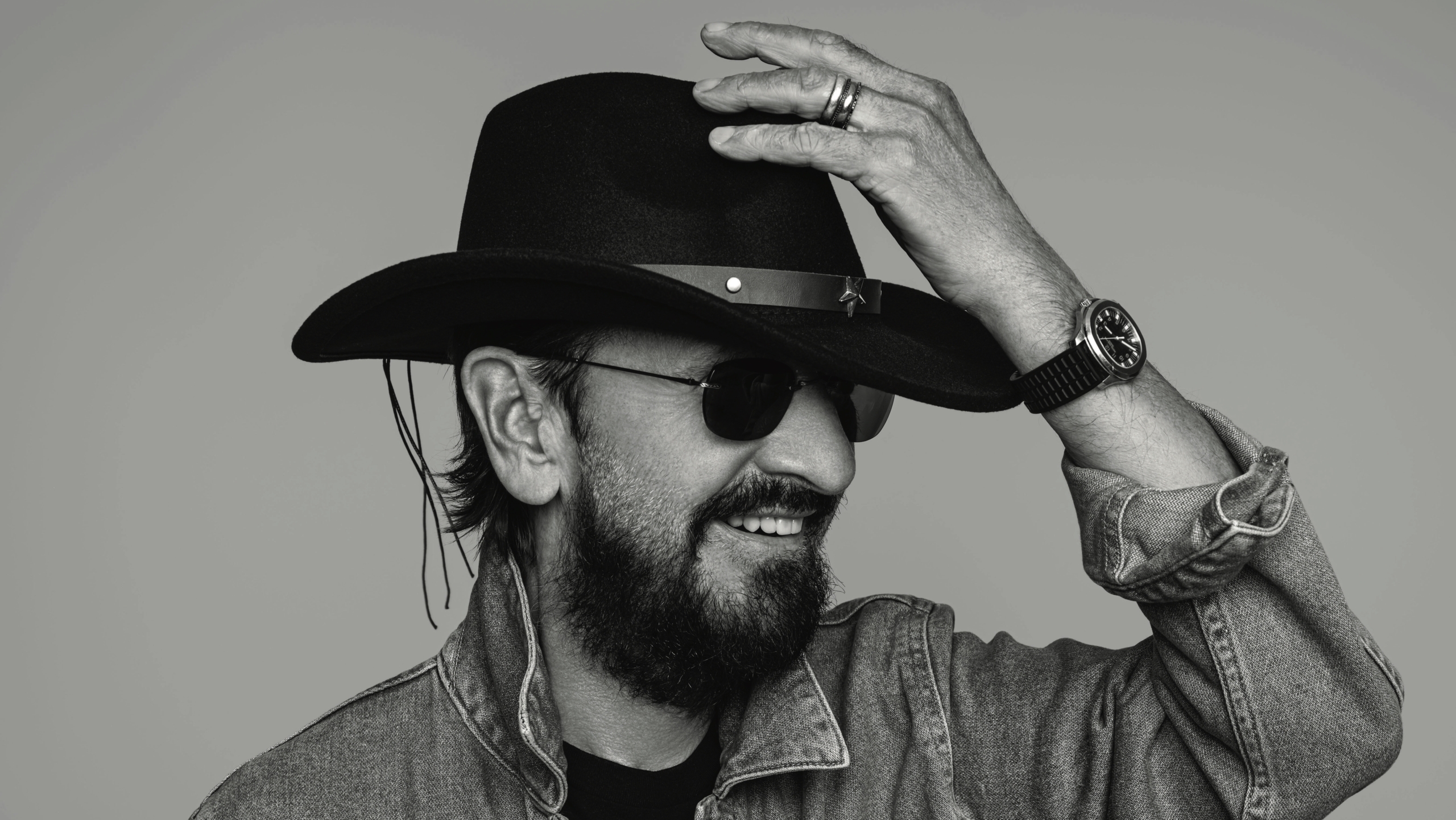 World Cafe Playlist for 12/31/2025 - WXPN | Vinyl At Heart