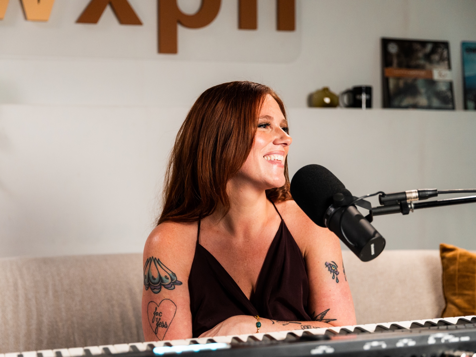Watch Philly singer-songwriter Suzanne Sheer perform for WXPN and REC Philly’s Sofa Sessions ...